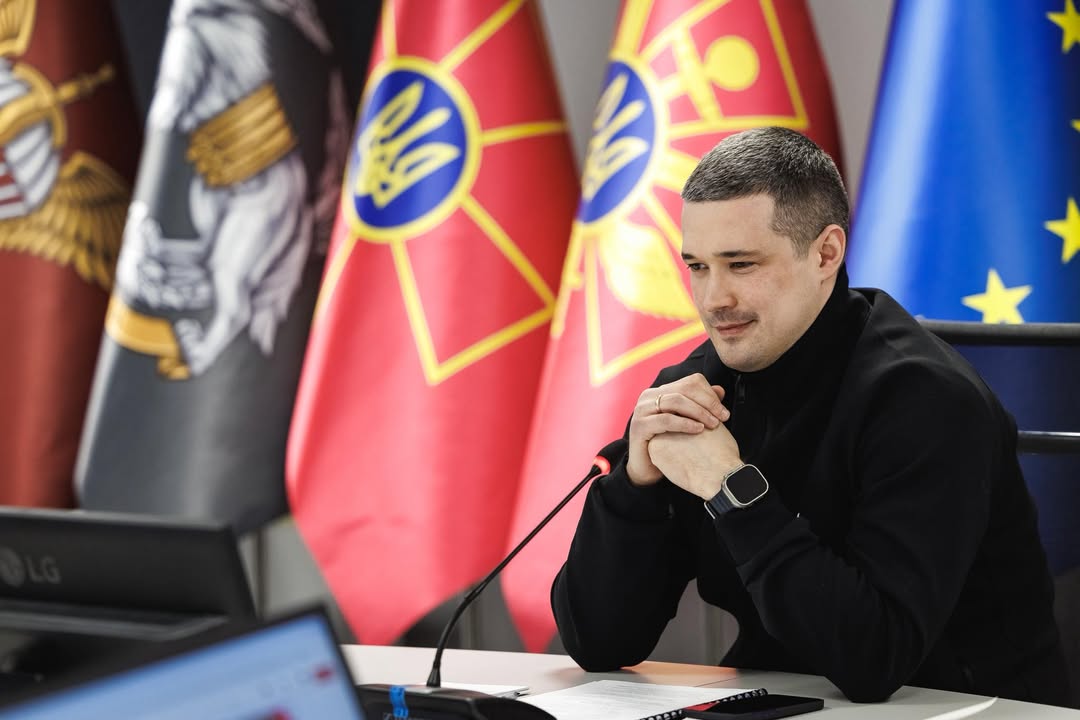 Ukrainian and UK Defense Chiefs Hold Talks on Air Defense and Drone ...