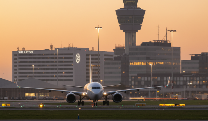 Snowstorm paralyzed air travel: thousands of cancellations in the USA ...